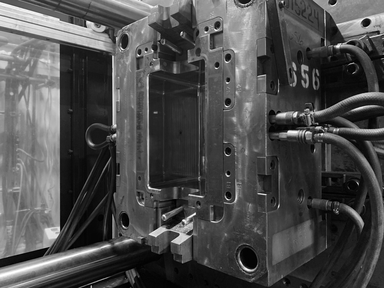 Plastic Injection Molding Press 101 | How It Works